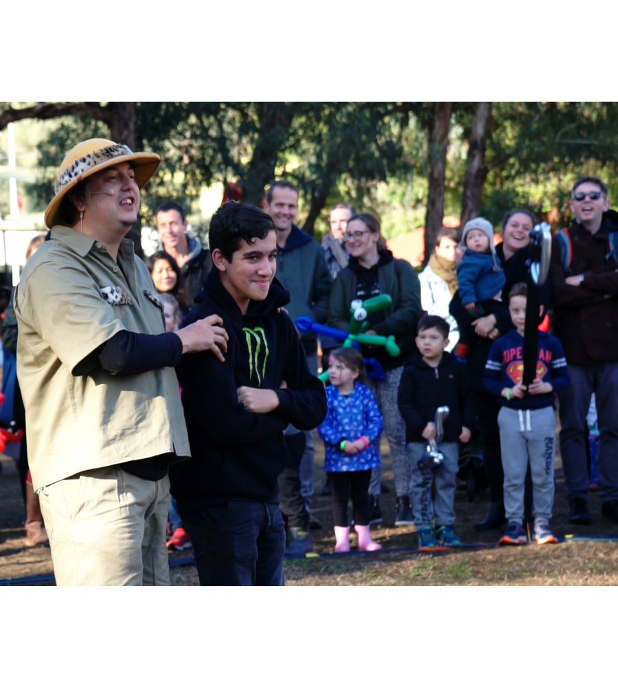 Stilt Walkers Australia | Giraffe-a-go-go